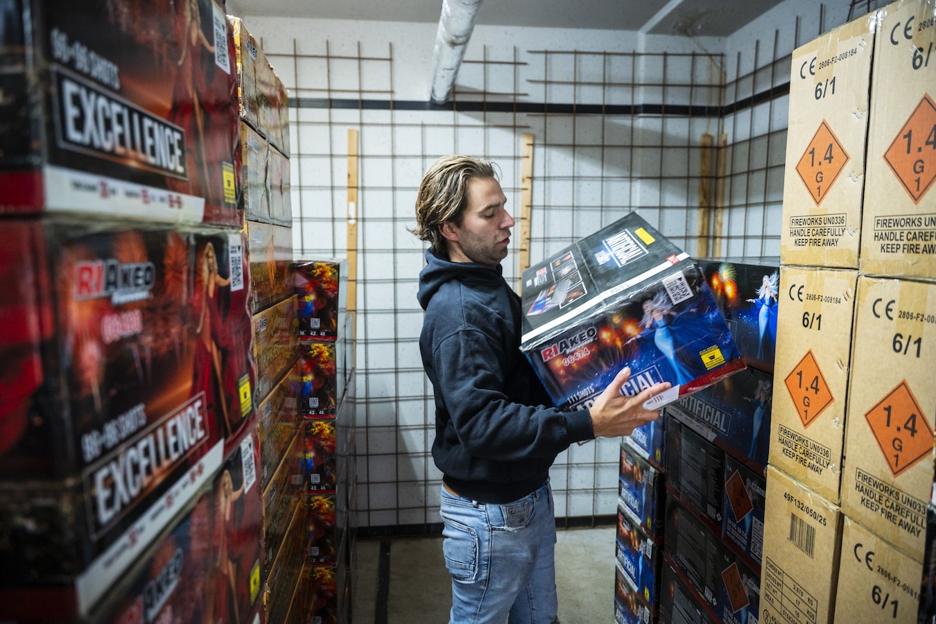 Gaat vuurwerk­han­del door het dak? ‘Vooral pr-stunt om van onverkoop ...