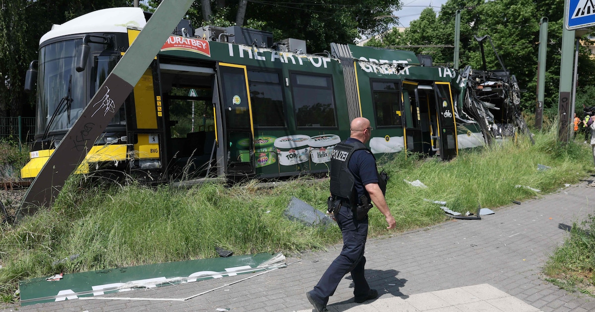 Twintig gewonden nadat tram ontspoort en tegen mast crasht in Berlijn ...