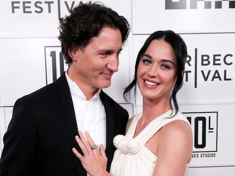 Katy Perry en Justin Trudeau dolverliefd tijdens rodeloperdebuut | Show ...