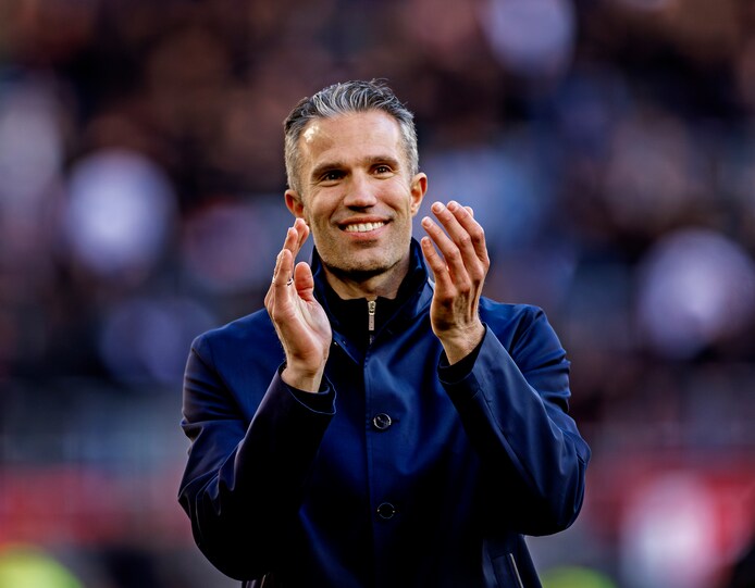 Feyenoord is voor zevende keer op rij te sterk voor AZ en doet goede ...