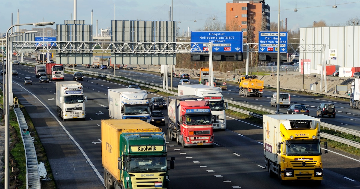‘Ook in Nederland rijden vrachtauto’s niet op zondag’ | Auto | AD.nl