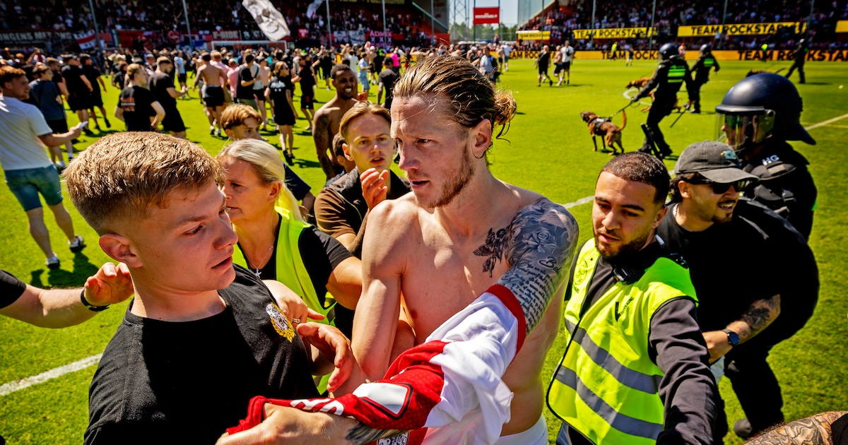 Wout Weghorst rekent op vertrek bij Ajax en heeft advies voor ...