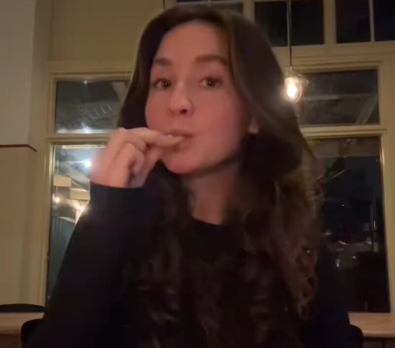 Vrouw doet alsof ze influencer met ‘bijna 1 miljoen’ volgers is en ...