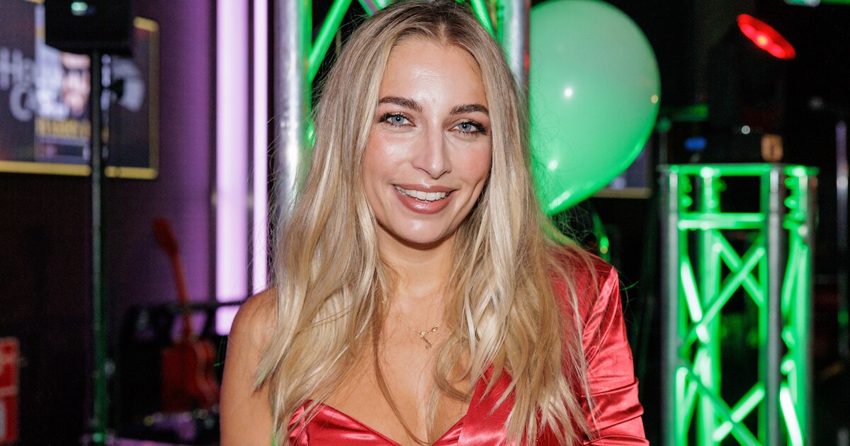 Shelly Sterk onthult tweede zwangerschap in schattig filmpje: ‘Broertje ...