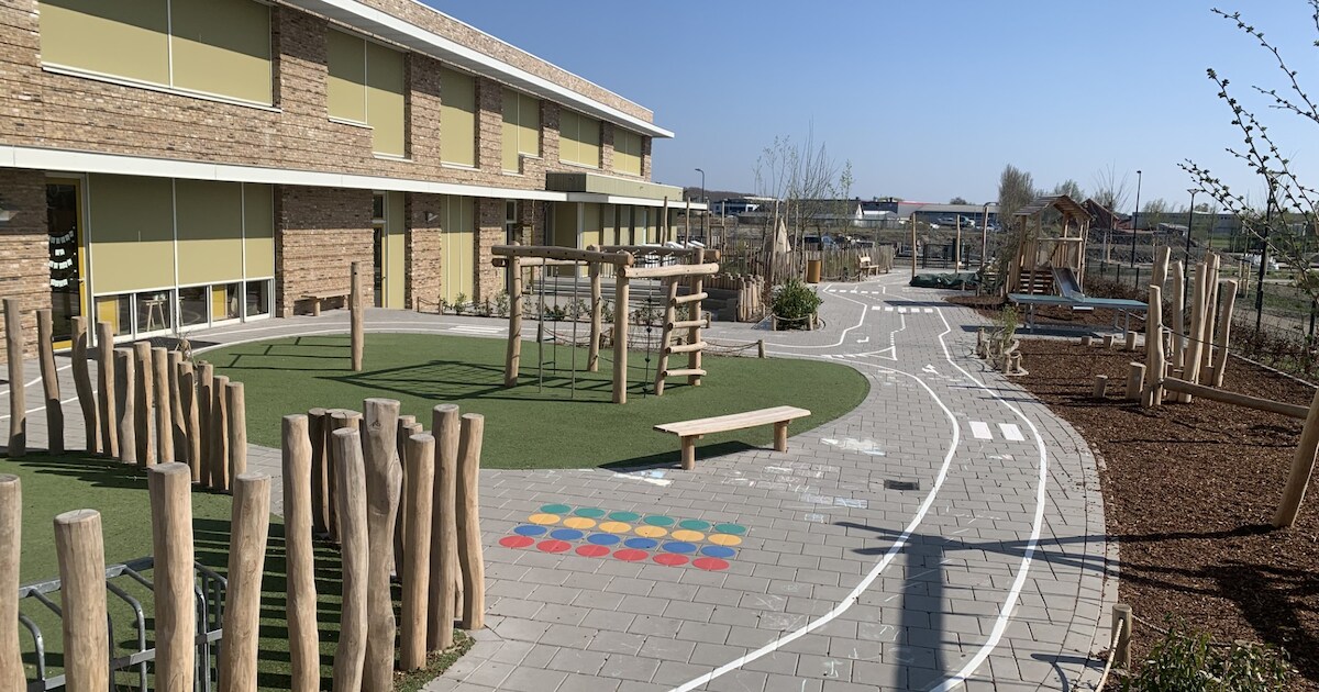 Nieuwe groenblauwe speeltuin voor basisschoolkinderen in De Lier ...