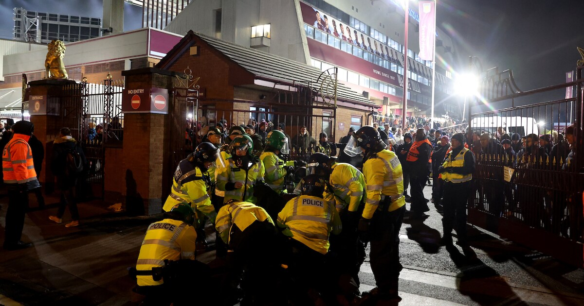 Ruim veertig Legia-fans voor de rechter na rellen bij Aston Villa ...