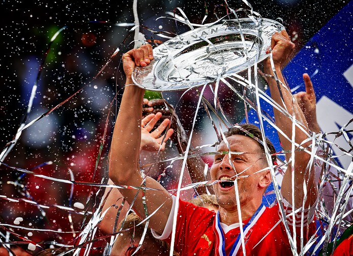 Luuk de Jong wéér kampioen met PSV: ‘Mijn kinderen maken het nu voor ...