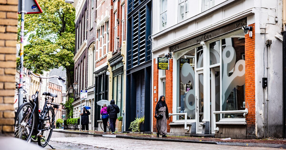 Dordtse bewoners zijn overlast van bezoekers coffeeshop zat: ‘Stress ...