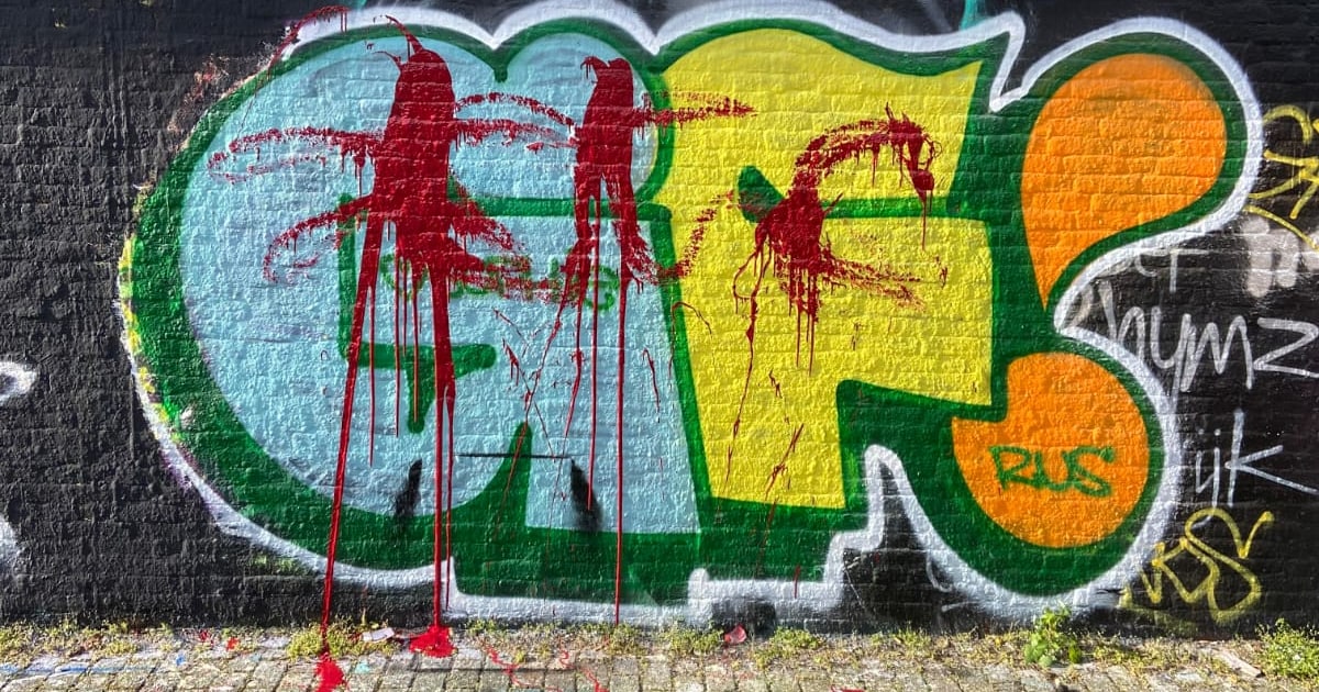 Muurschildering Def Rhymz in Rotterdam na maand alweer overgespoten ...