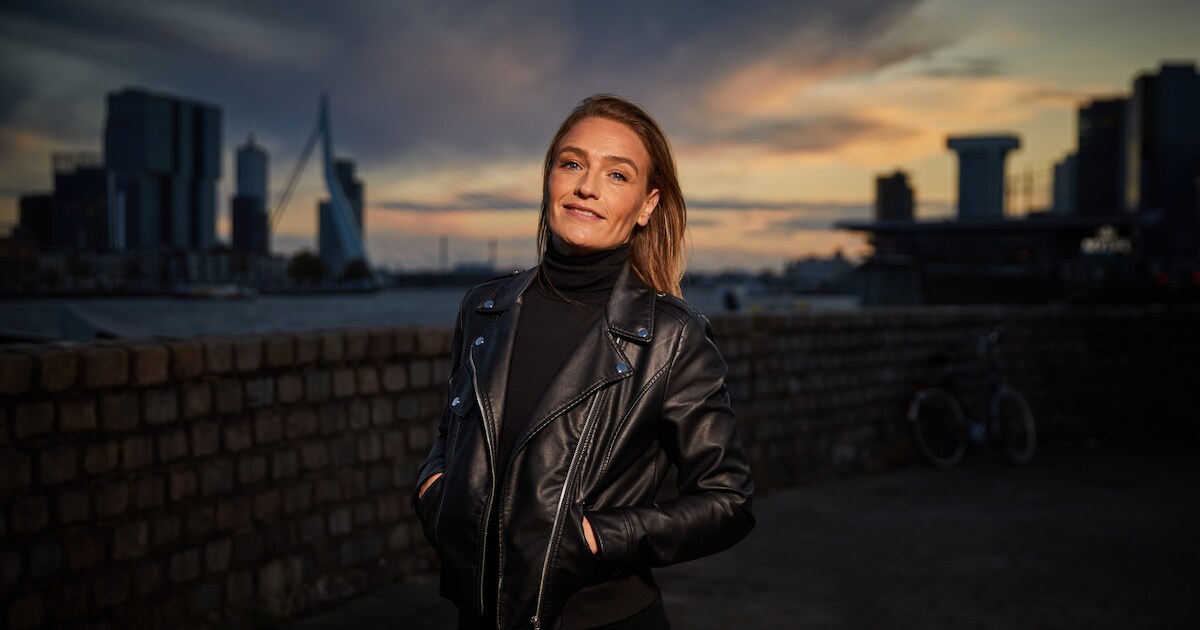 Visagist Nicole (38) smeert letterlijk vertrouwen op een gezicht ...