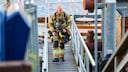 Boot vat vlam bij bootverhuurbedrijf in Den Bosch, brand snel onder ...