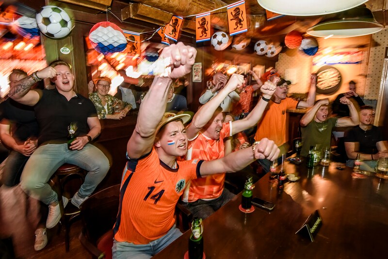 Horeca in Uitgeest langer open tijdens WK-wedstrijden | Regio | AD.nl