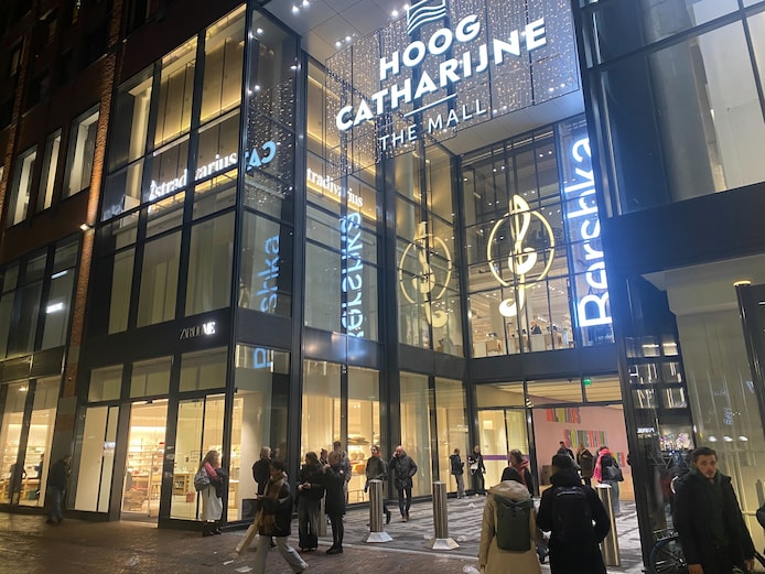 Onvrede over nachtelijke sluiting van Hoog Catharijne na aanhoudende ...