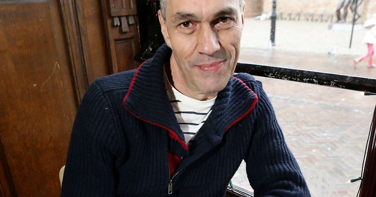 NOS-correspondent stopt na 25 jaar vanwege longziekte | Show | AD.nl