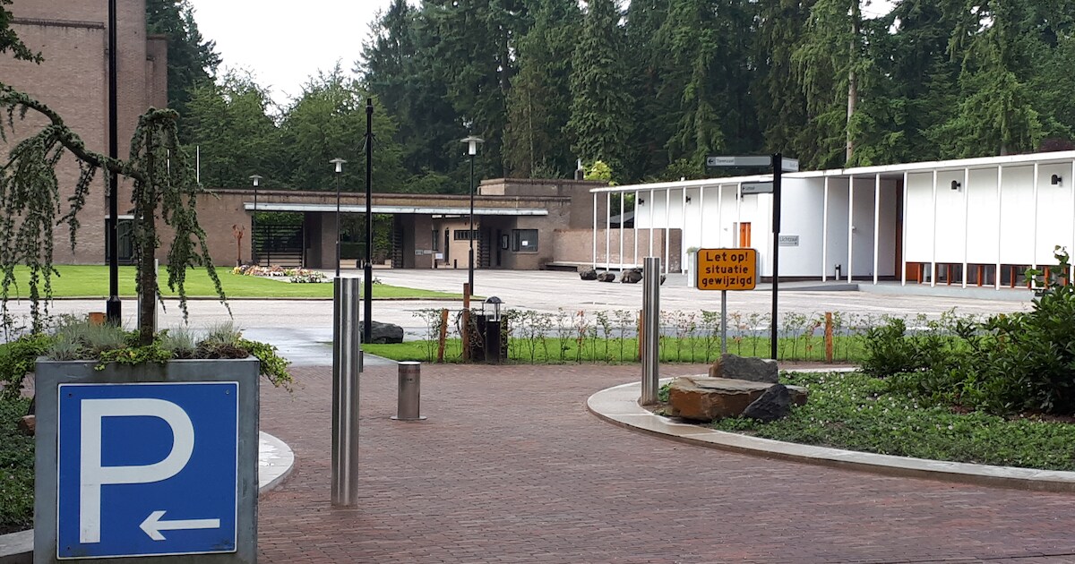 ‘Belemmerende’ verkeerspaal Rusthof wordt aangepast | Amersfoort | AD.nl