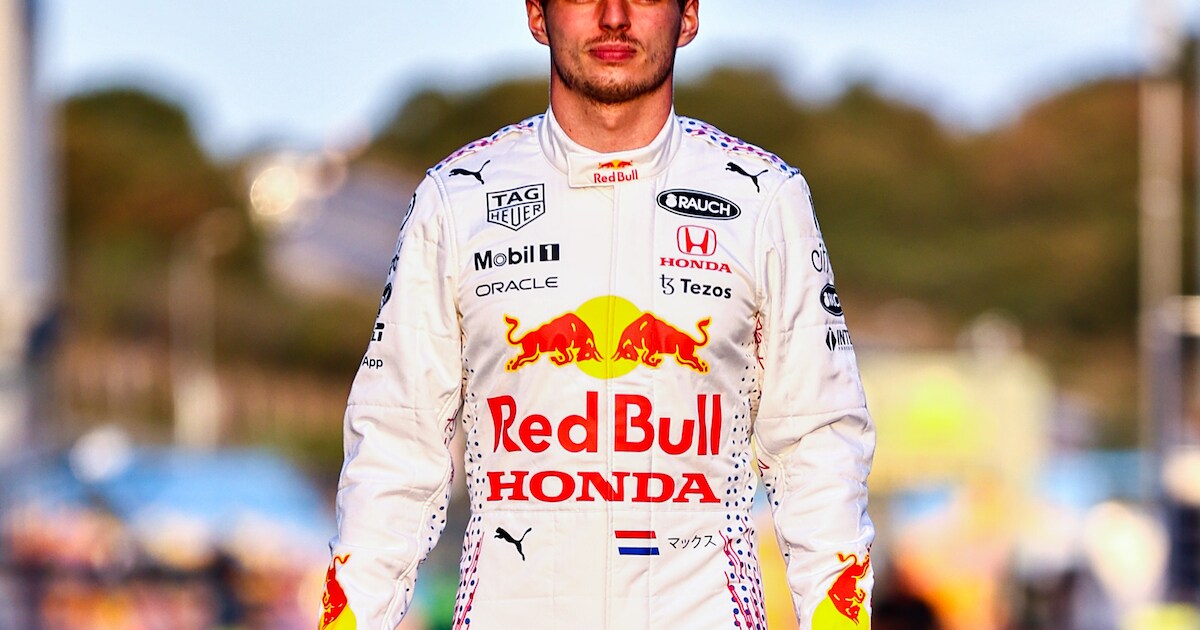 Dit is het nieuwe witte pak van Max Verstappen: ‘Hoop dat jullie de ...