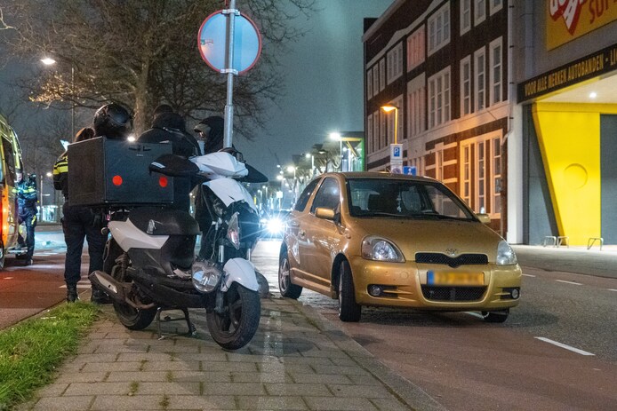 Scooterrijder gewond bij botsing met auto op de Stadionweg in Rotterdam | 112 nieuws Rotterdam ...