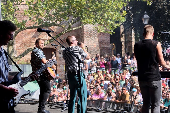 Spijkenisses eigen Bee Gee krijgt heldenonthaal: ‘Dit geeft ...