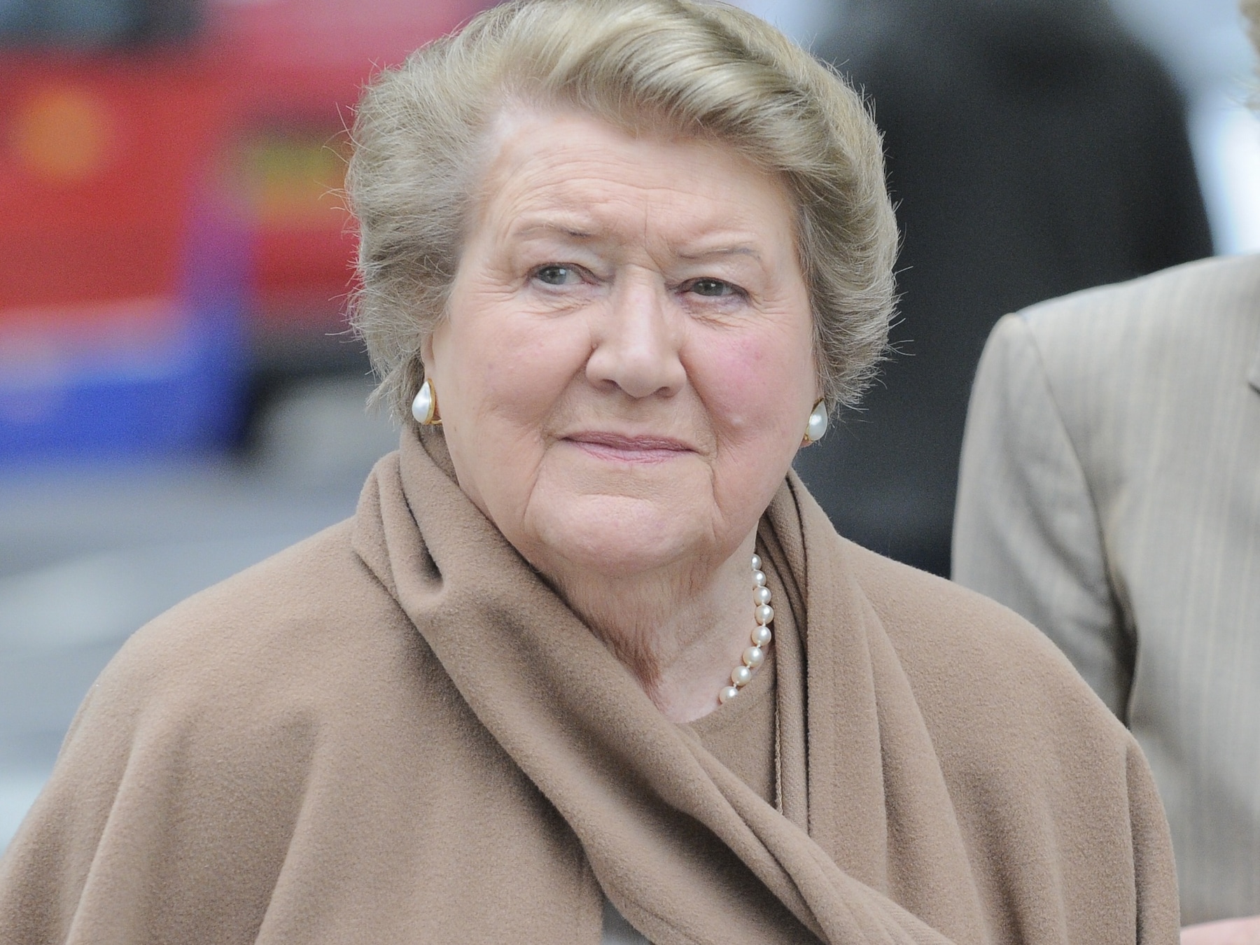 Als vader Jan overlijdt, laat hij zijn kinderen een loods vol dozen na ...