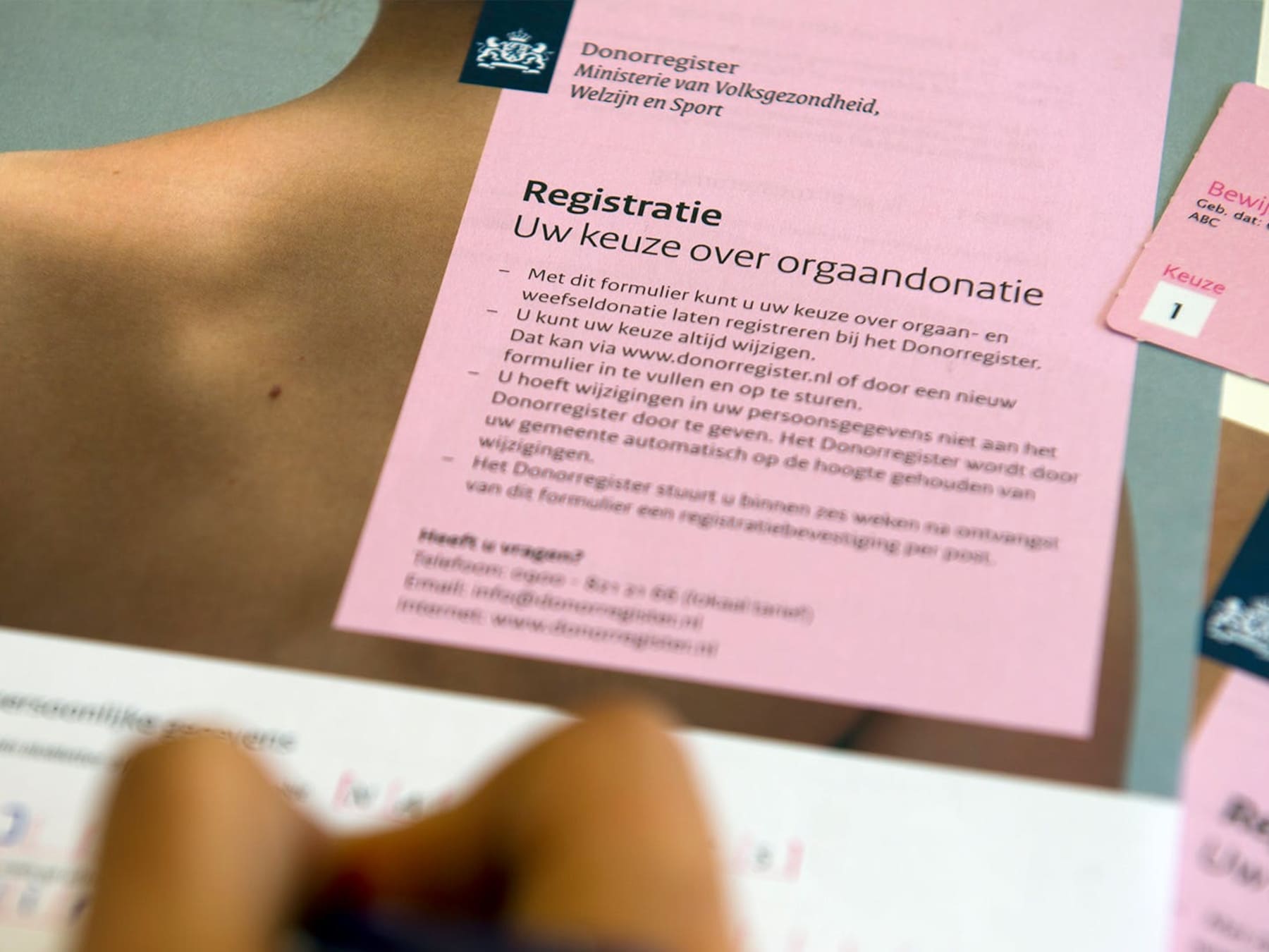 Zeer grote brand in loods vlakbij Navo-basis in Limburg | Binnenland ...