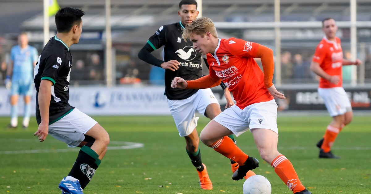 Oranje Witter Pascal van der Kooij laat, terug in de basis, zijn klasse ...