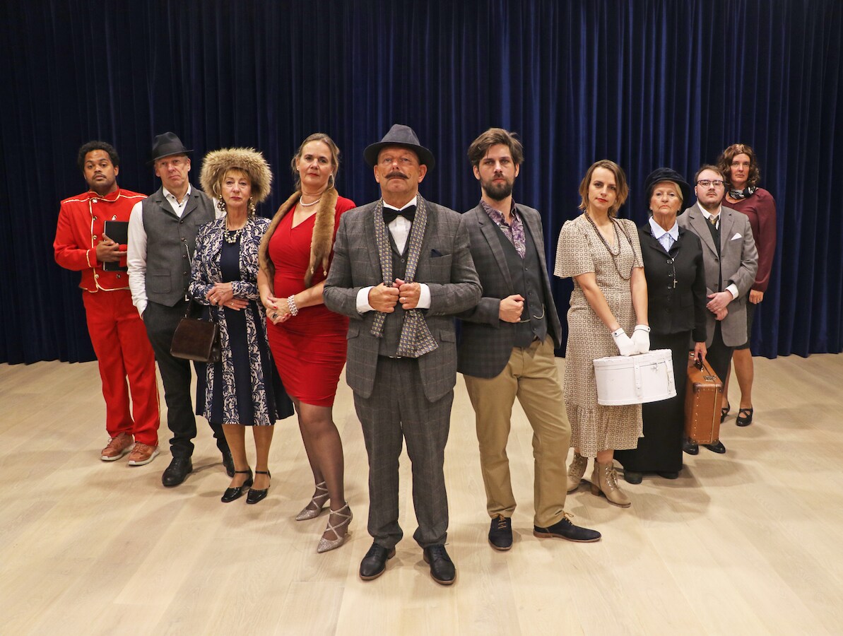 Hoe toneelspeler Tom uit Vlissingen in een uitdagende rol kruipt ...