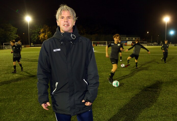 Jan de Jong is een telg uit familie vol met trainers: ‘Voetbal, voetbal ...