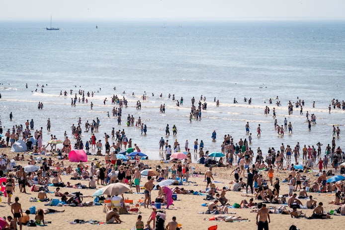 Drukste 1 september ooit gemeten, stranden en parkeerplaatsen op ...