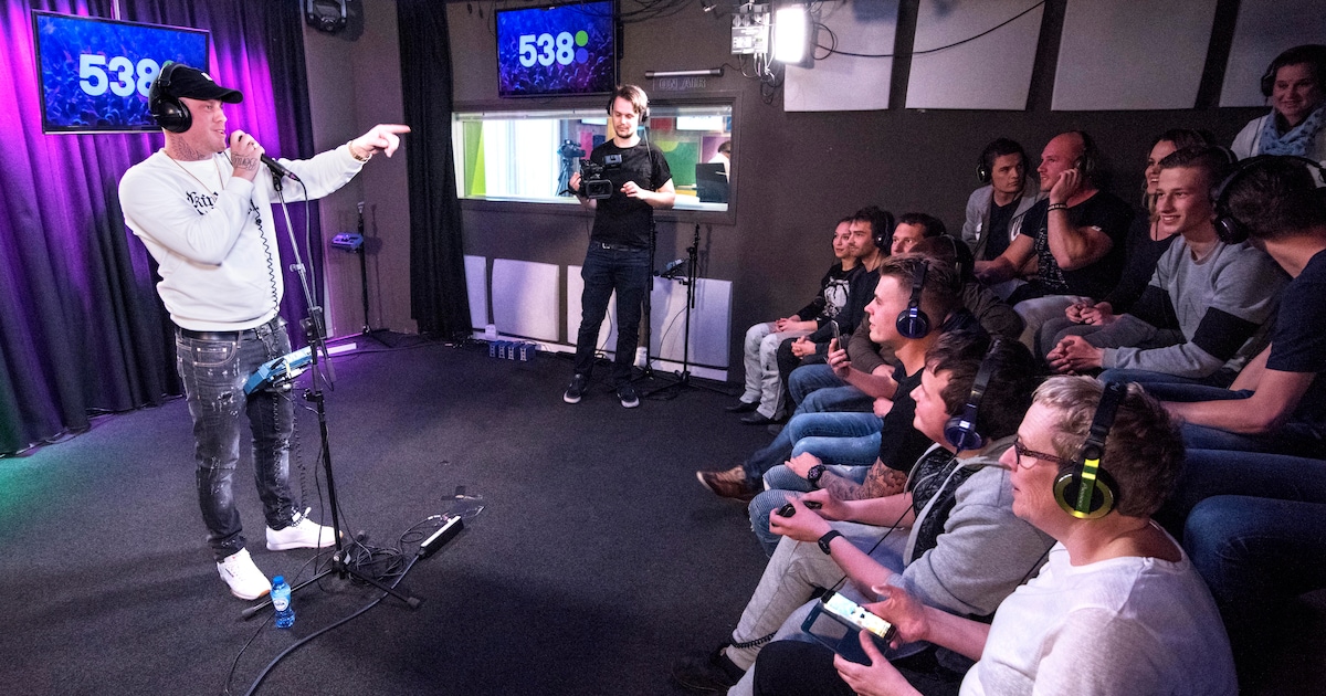 Rapper Jebroer: 'Ik koop een huis in Hardinxveld' | Rivierenland | AD.nl