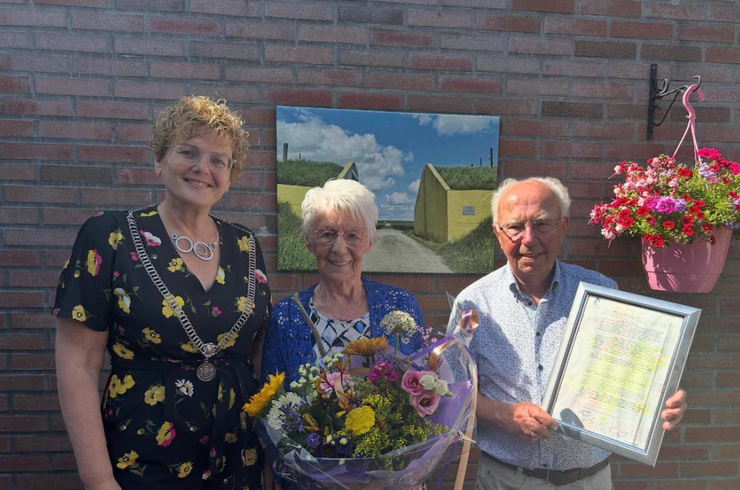 Echtpaar Meijer viert 65-jarig huwelijk in Pekela | Foto | AD.nl