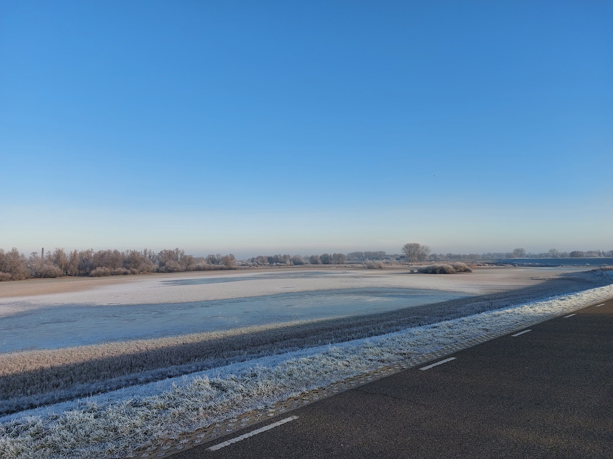 Schaatspret gaat grotendeels voorbij aan opgedroogde Oude Waal: botte ...