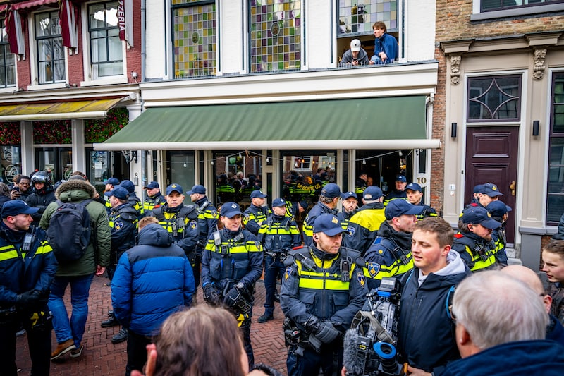 Circus-Wilders strijkt neer in Delft, ontvangst is van politiek ...