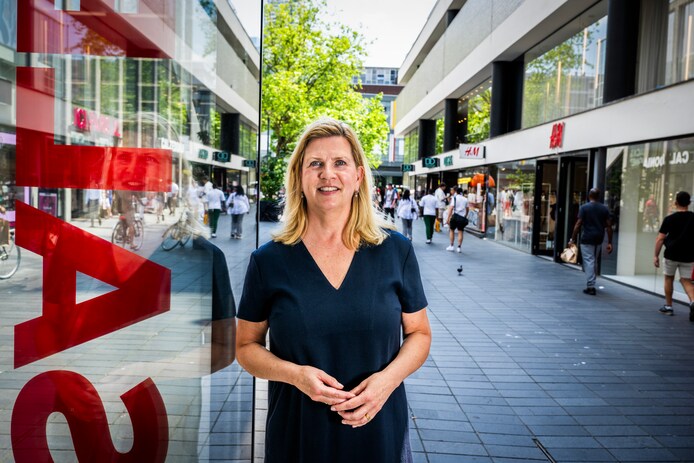 Ondernemers furieus na afsluiting drukke Meent: ‘Zo help je de economie ...