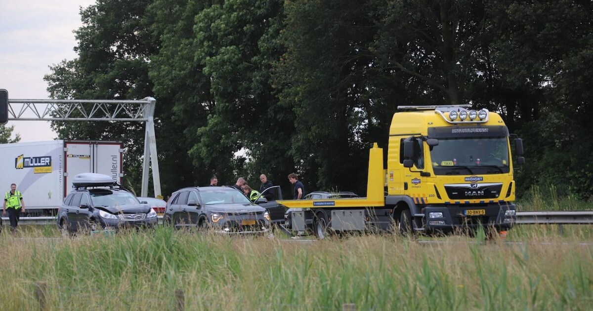 Rijstrook op A28 bij Nijkerk na botsing weer open: kilometerslange file ...