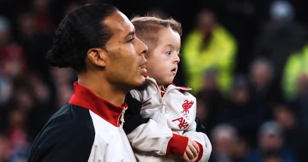 Virgil van Dijk verovert harten in Liverpool met speciale verrassing ...