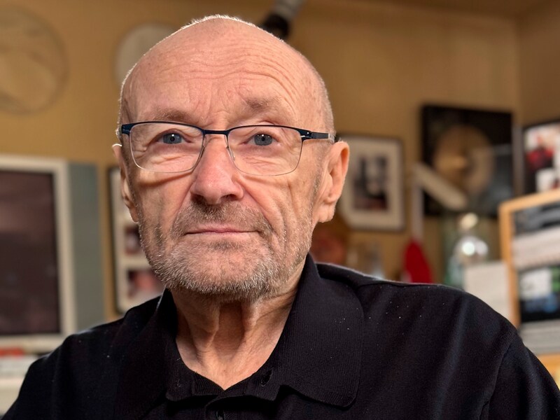 Phil Collins (74) opgenomen in ziekenhuis: ‘Maar heftige geruchten ...