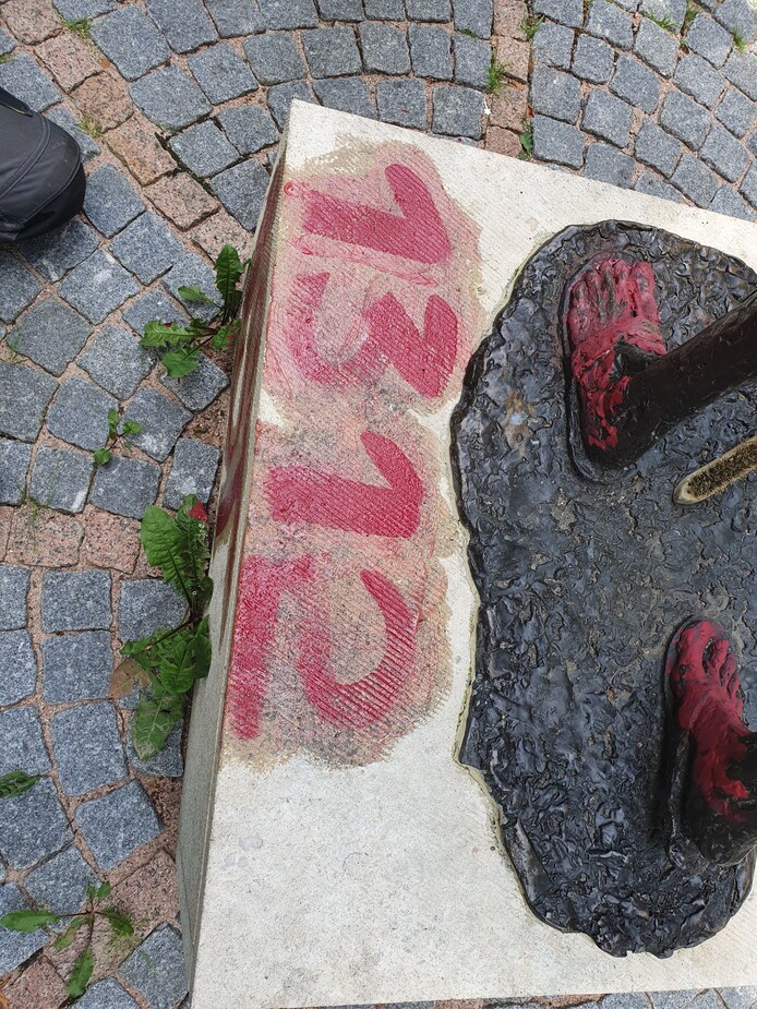 Standbeeld van Gandhi in Amsterdam beklad | Binnenland | AD.nl