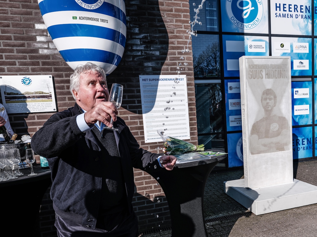 Ode aan Guus Hiddink in De Radstake in Heelweg | Foto | AD.nl