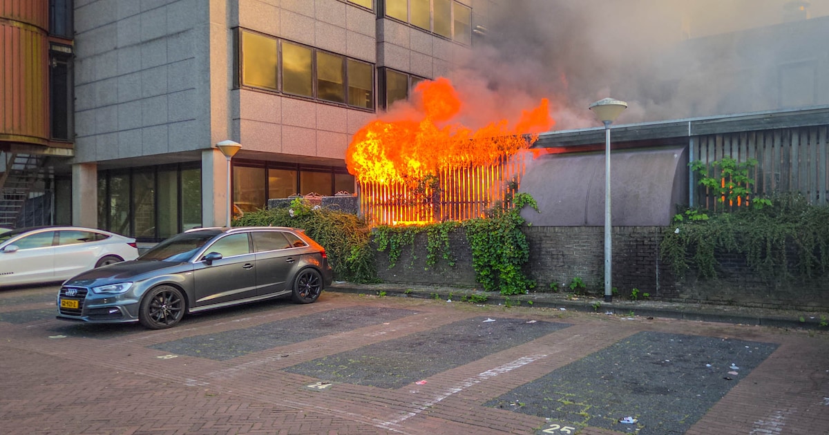Fietsenhok in brand achter sportschool in Amersfoort, politie ...