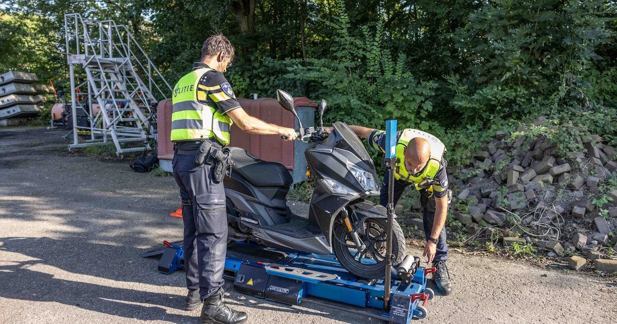 Politiecontrole zorgt voor gespannen gezichten: 'Dat wordt een dagje ...