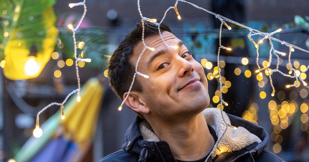 Cabaretier Andries Tunru (31) brak door met Slimste Mens en staat nu op ...