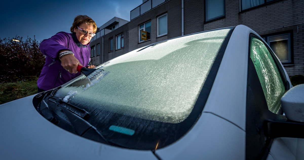 Oudste truc tegen bevroren ramen werkt nog altijd het best | Auto | AD.nl