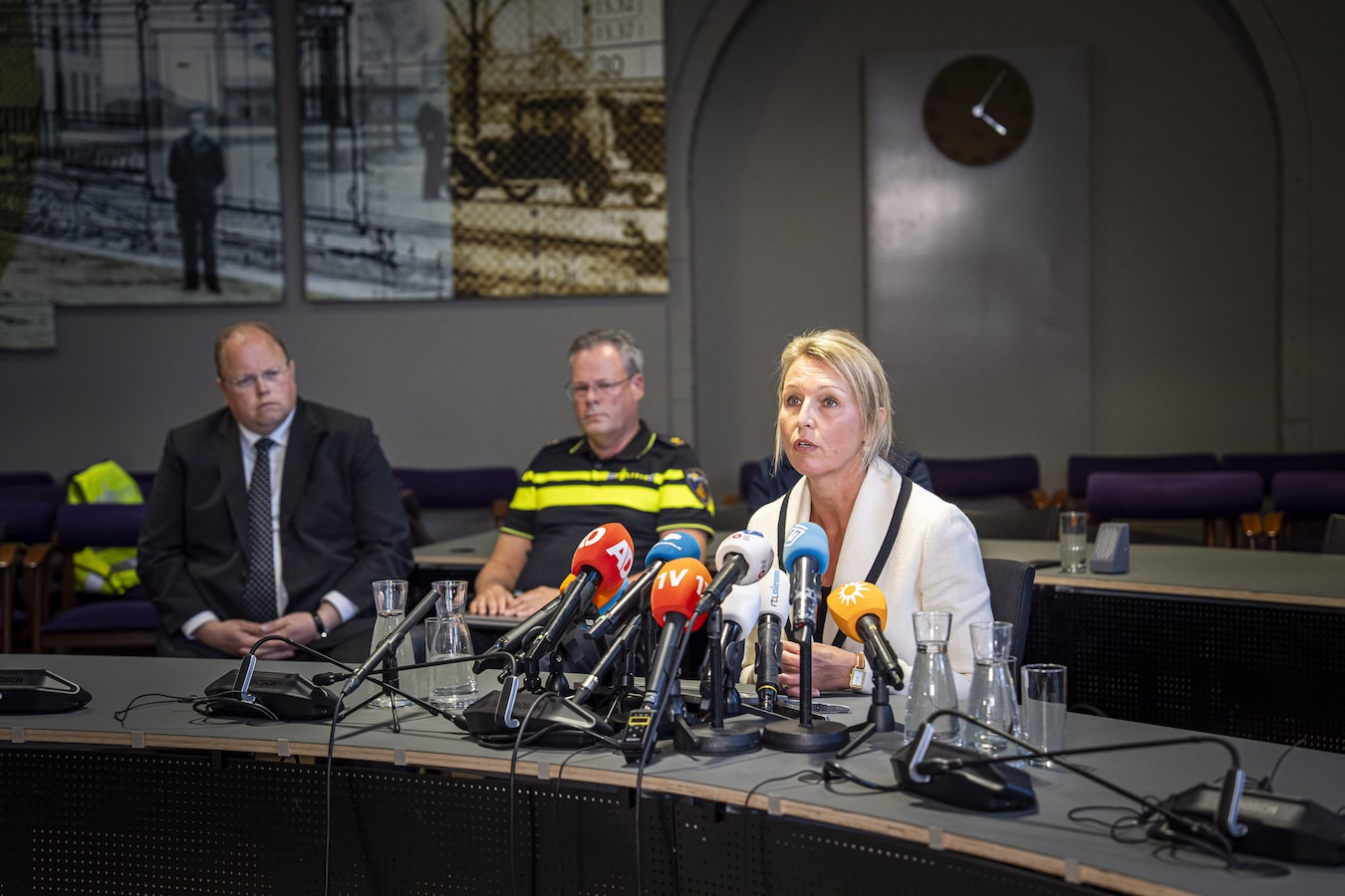 Gezin Jeffrey en Emma al jaren bekend om mogelijk huiselijk geweld ...