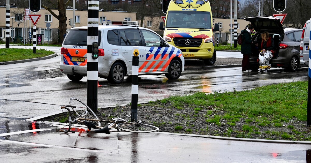 Fietser gewond na ongeluk met auto in Utrecht | 112 nieuws Utrecht | AD.nl