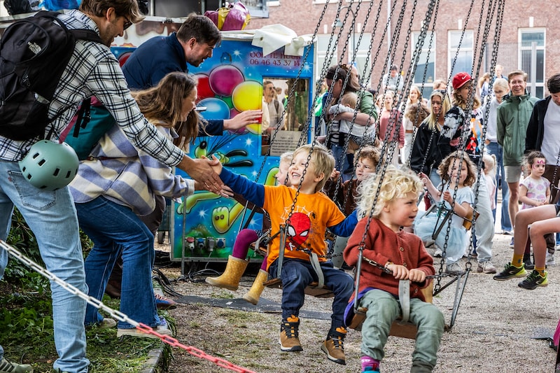 Delft viert 81 jaar vrijheid met bevrijdingslunch en muziekfestival op ...
