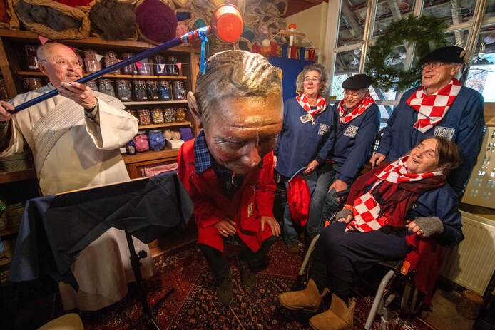 Met Jantje lopen er nu drie reuzen rond in Aarle-Rixtel: ‘Hij brengt ...