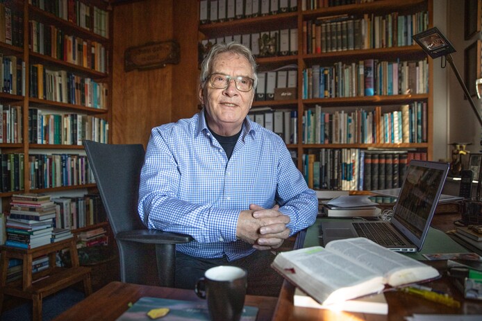 Voormalige EO-voorzitter Arie van der Veer (82) overleden | Show | AD.nl