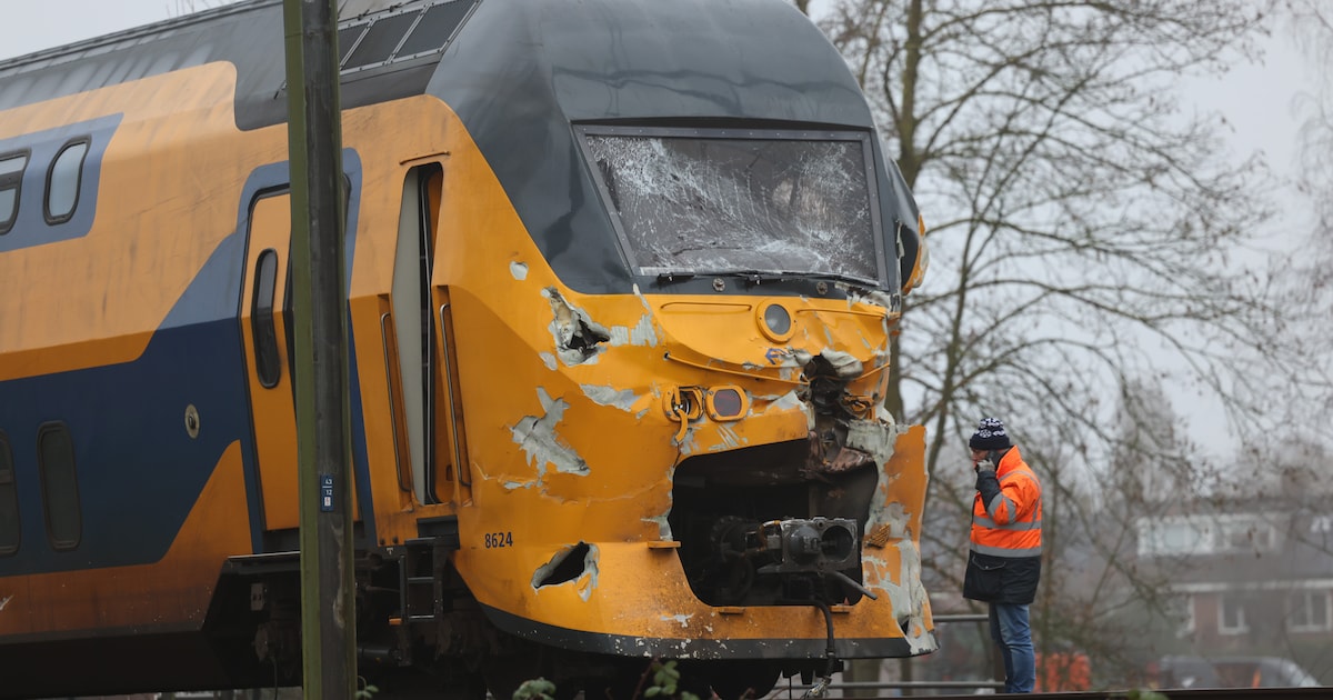 Trein botst in Bunnik met graafmachine: bestuurder én machinist hebben ...