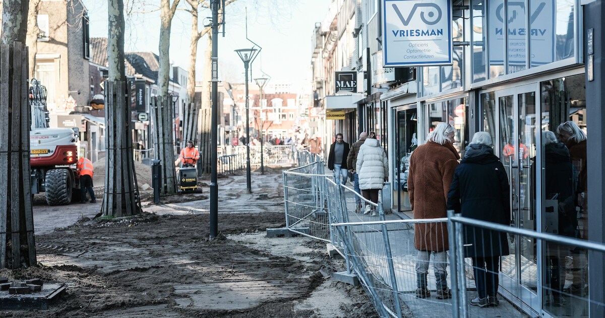 Passen en meten in het centrum van Zevenaar; nieuw Raadhuisplein krijgt ...