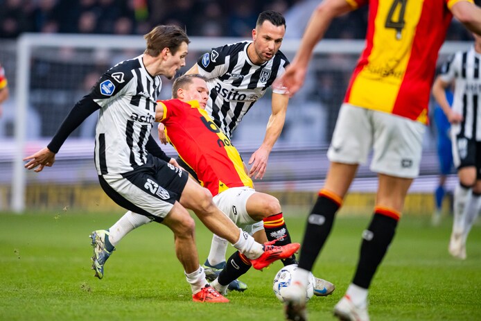 Go Ahead Eagles weet na moeizame wedstrijd tegen Heracles weer wat verliezen is | Deventer | AD.nl